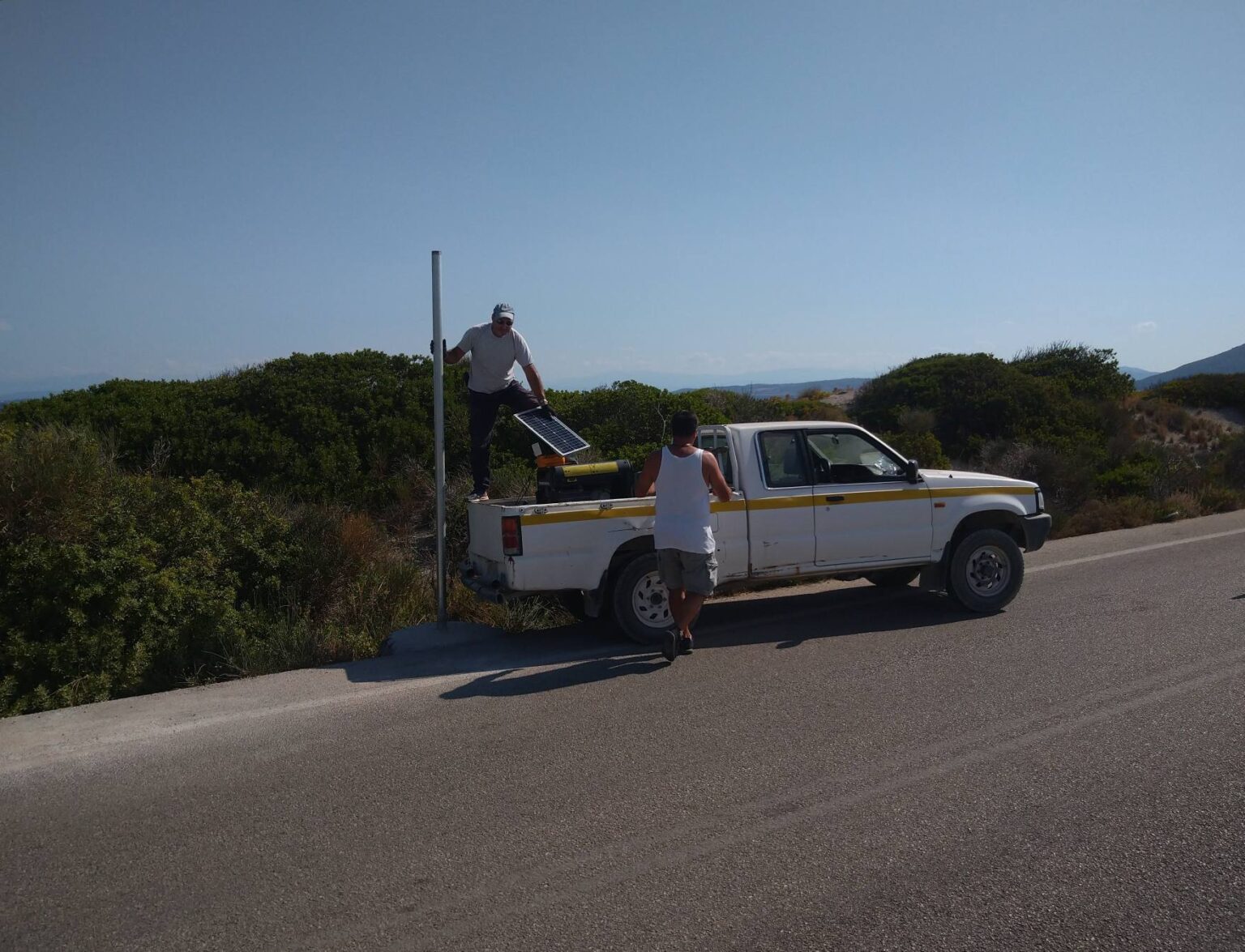 ΑΥΤΟΝΟΜΑ ΦΑΝΑΡΙΑ ΠΡΟΕΙΔΟΠΟΙΗΣΗΣ ΜΕ ΕΝΕΡΓΕΙΑ ΑΠΟ ΗΛΙΑΚΟ ΠΑΝΕΛ ...
